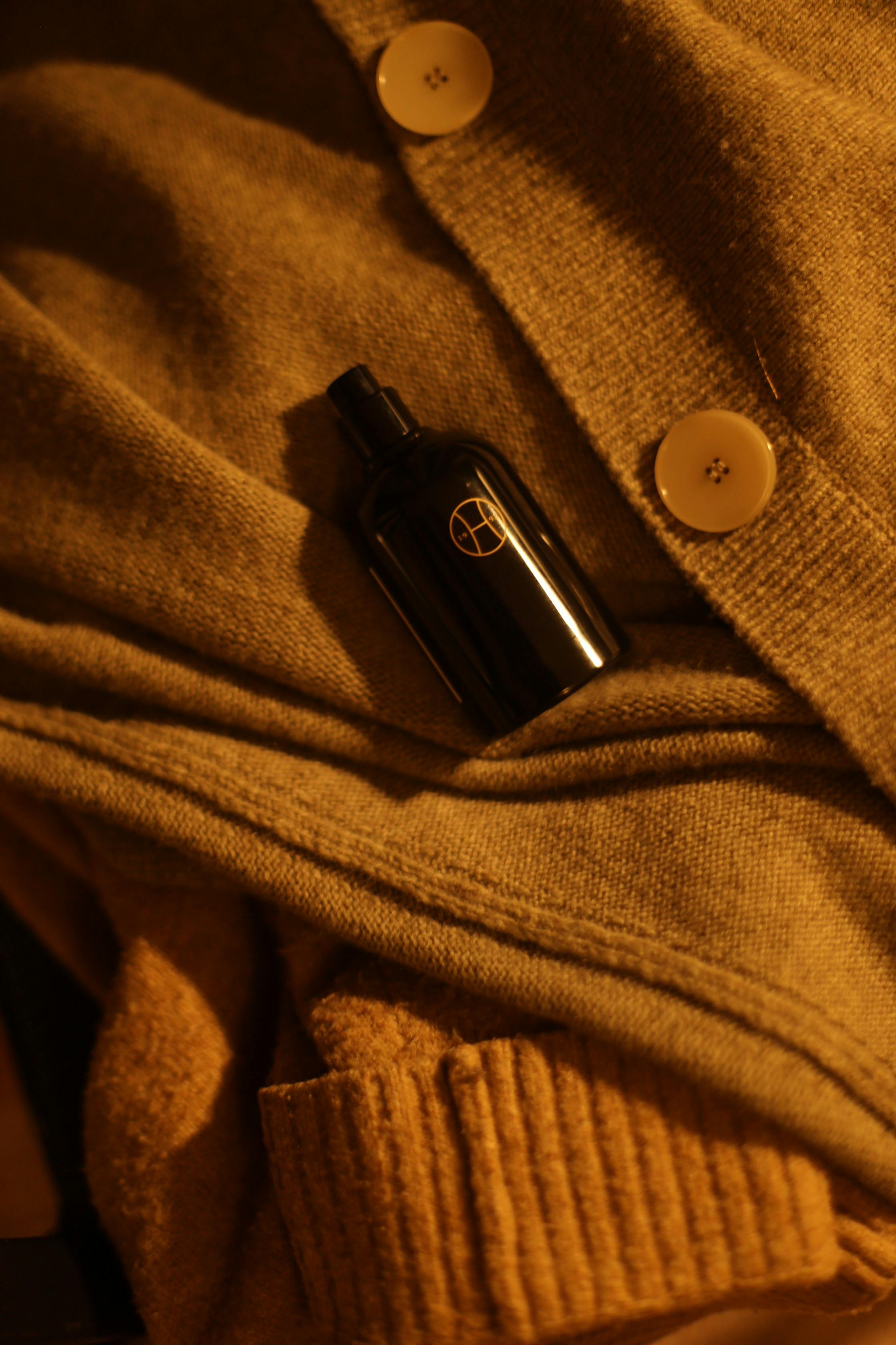 Best Winter Fragrances 2025 | Cozy Perfumes for Cold Weather